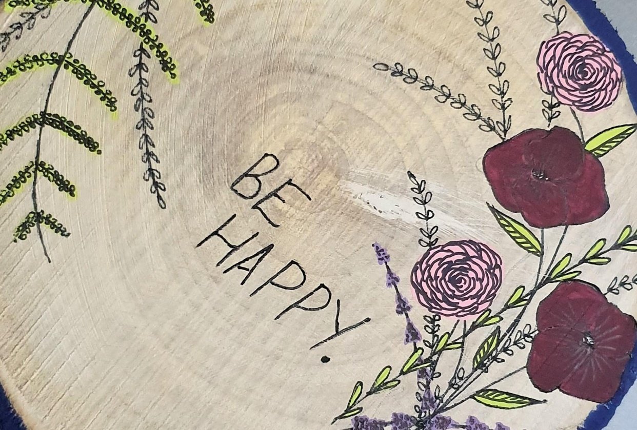 Be Happy wooden log art | Skillshare Student Project