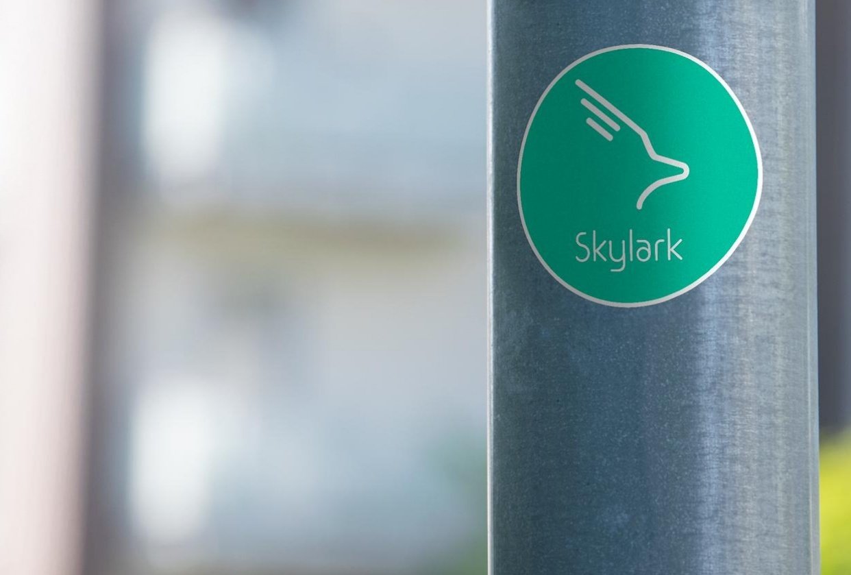 Round sticker mockup | Skillshare Student Project