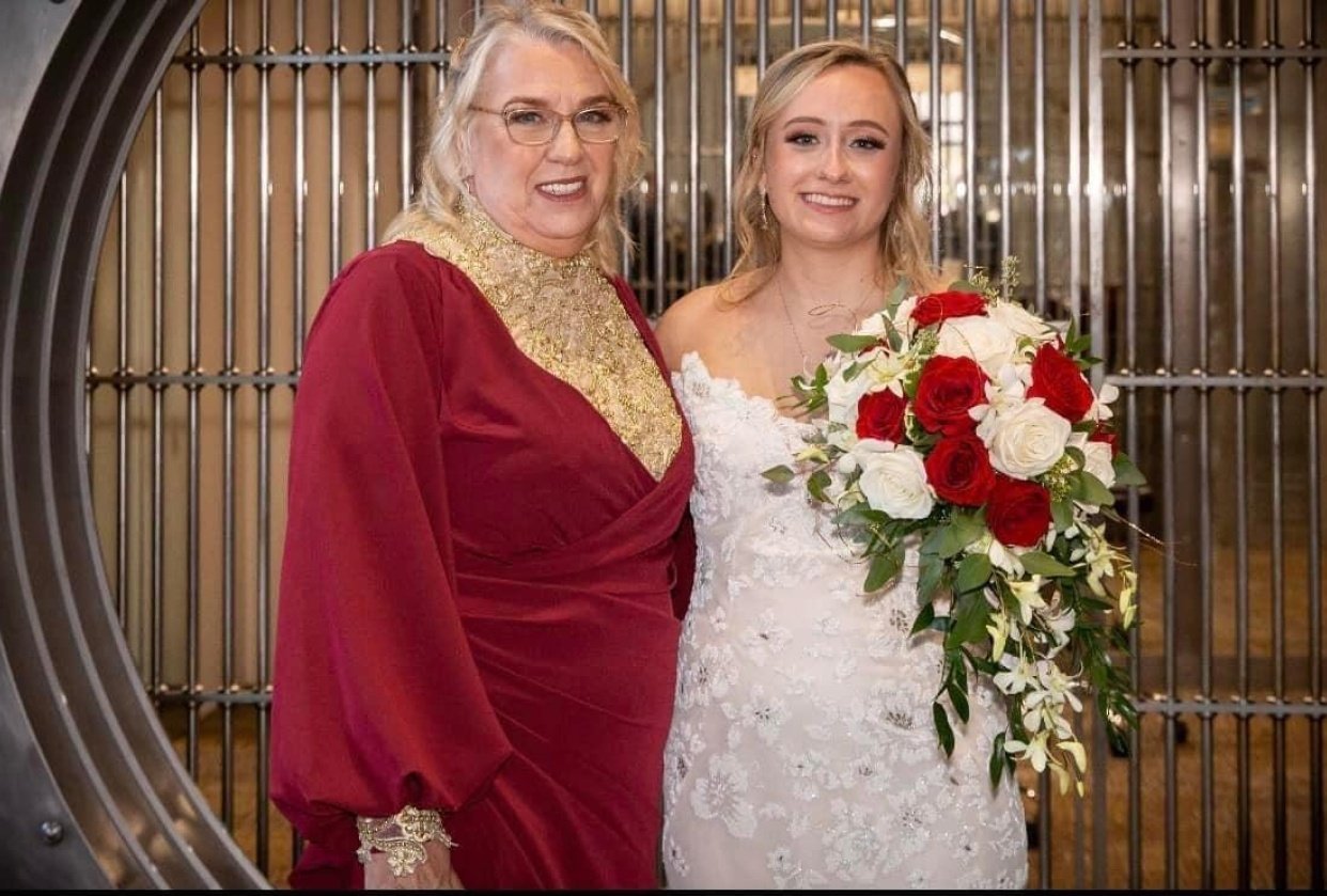 Fat Pam At Daughter's Wedding--WORST PICTURE | Skillshare Student Project