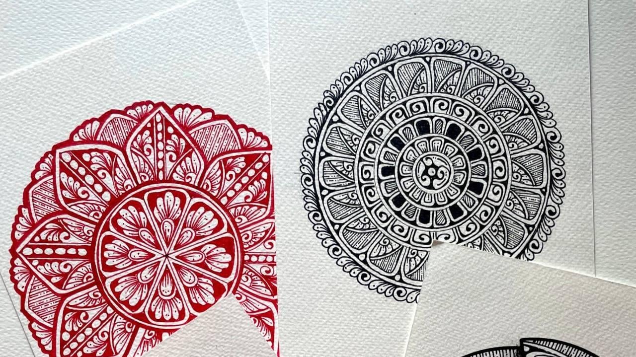 Mini Mandalas: Discovering Inner Harmony Through Pocket-Sized Art ...